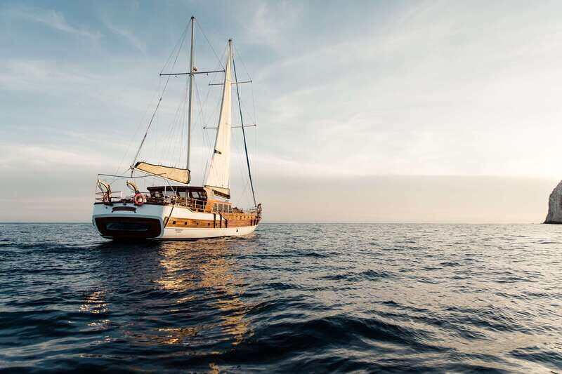 Cabo San Lucas: Sunset Yacht Cruise w/Chef Dinner & Open Bar - The Experience: An Immersive Evening on the Water