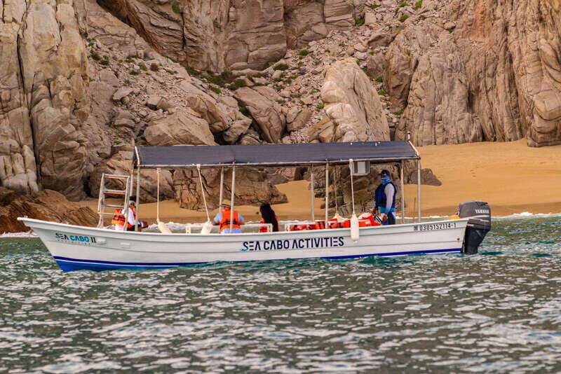 Cabo San Lucas: Tour al Arco en Barco Fondo de Cristal - A Deep Dive into the Experience