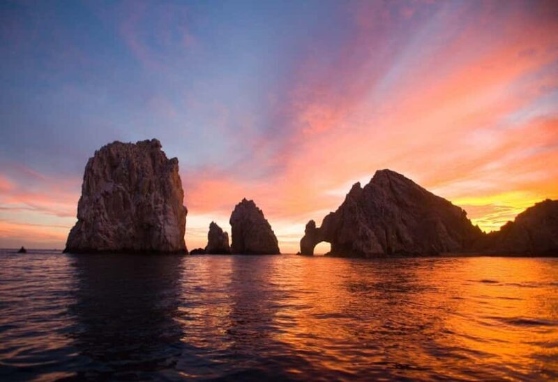 Cabo: Sunset Arch Yacht Tour - Dinner & Drinks up to 20 ppl - Key Points