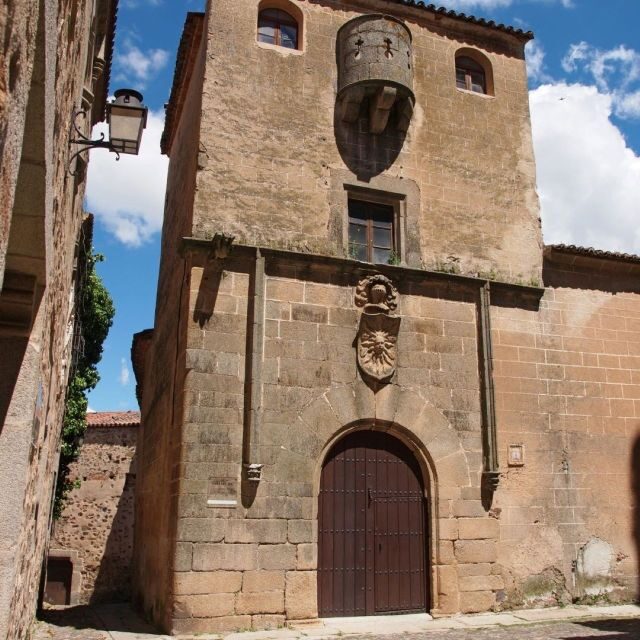 Caceres: City Highlights Private Guided Walking Tour - Exploring Cáceres: A Well-Paced Private Walking Tour Through Time