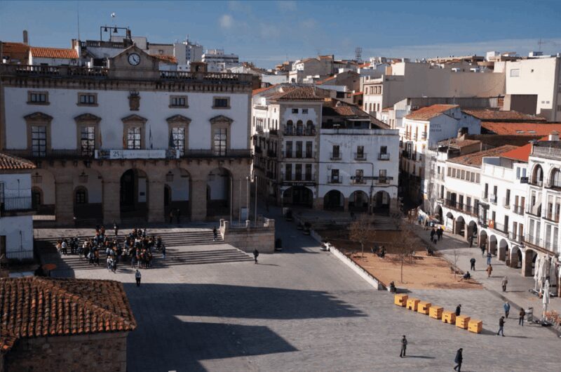 Cáceres: City Highlights Walking Tour with Local Guide - The Experience in Practice
