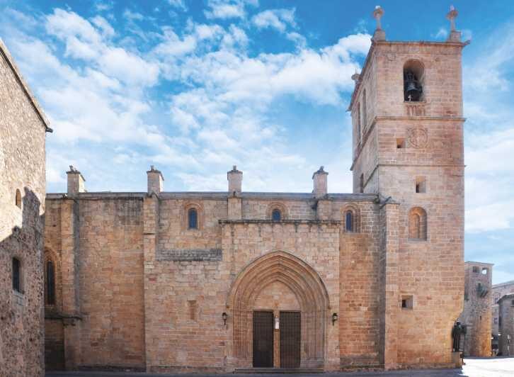 Cáceres: Concathedral of Santa Maria Ticket with Audio Guide - What’s Included and What’s Not
