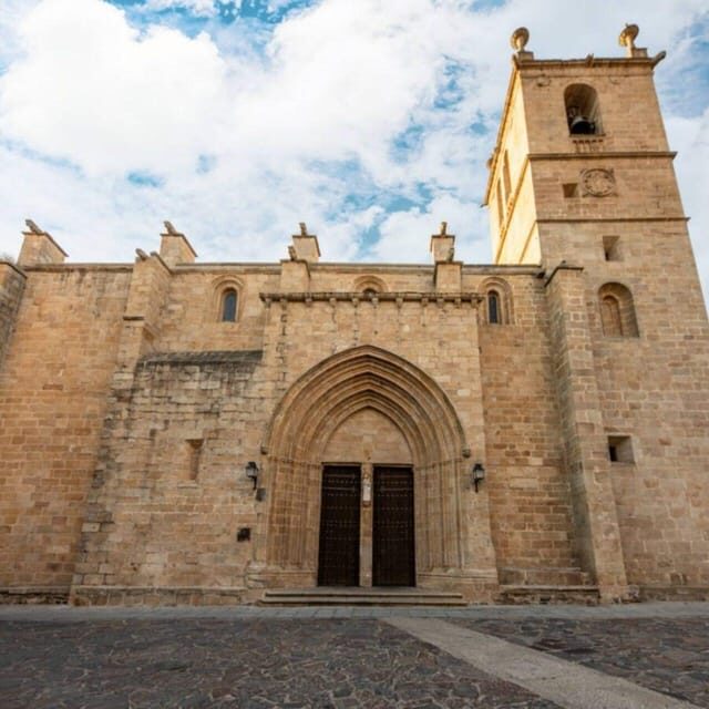 Cáceres: Guided visit of the Santa María Co-cathedral - A Closer Look at the Santa María Co-cathedral Tour