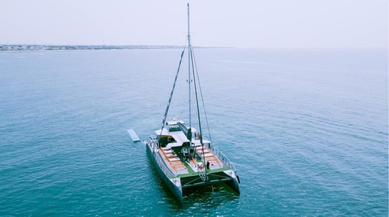 Cadiz capital:Catamarán Experience paseo con baño y almuerzo - Who Should Consider This Tour?