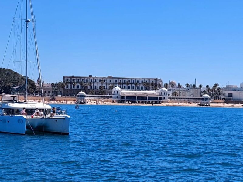 Cadiz capital:Catamarán Experience paseo con baño y almuerzo - FAQ