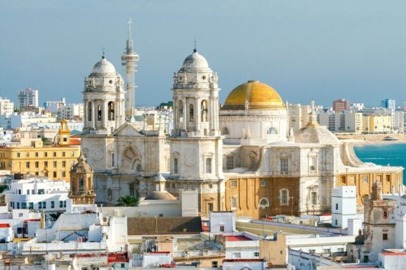 Cadiz: Private custom tour with a local guide - Why a Private Guide Tour is Worth Considering in Cadiz