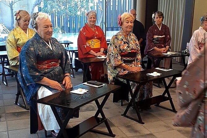 Cafe Lunch and Cultural Experiences of Japan - Wagashi Making with a Master Artisan