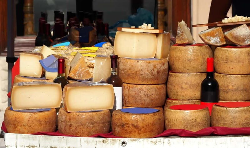 Cagliari: Taste Sardinia with a Full Meal Food Tour - Key Points