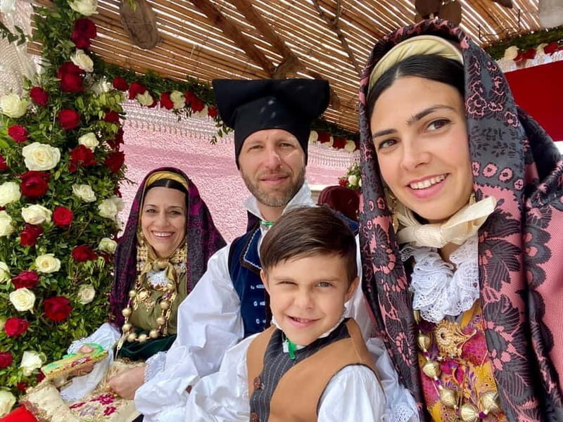 Cagliari: Traditional Dress and Filigree Jewelry Experience - Key Points