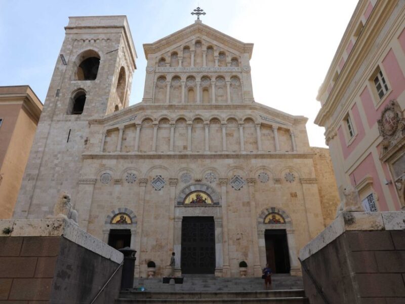 Cagliari: walking tour through the alleys of Castello - Key Points
