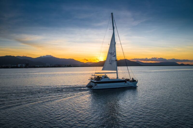 Cairns: Dinner Cruise Experience - Meeting Point and Timing