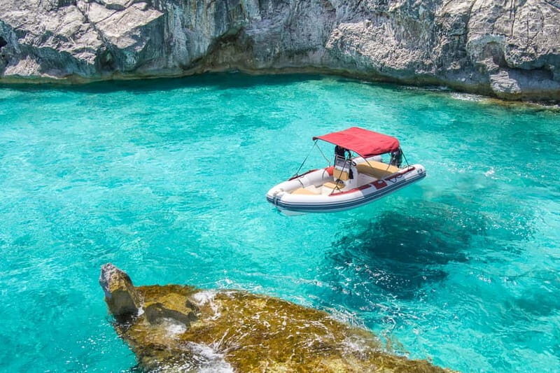 Cala Gonone: 6-Metre Dinghy Rental (without boat licence) - An Overview of the Experience