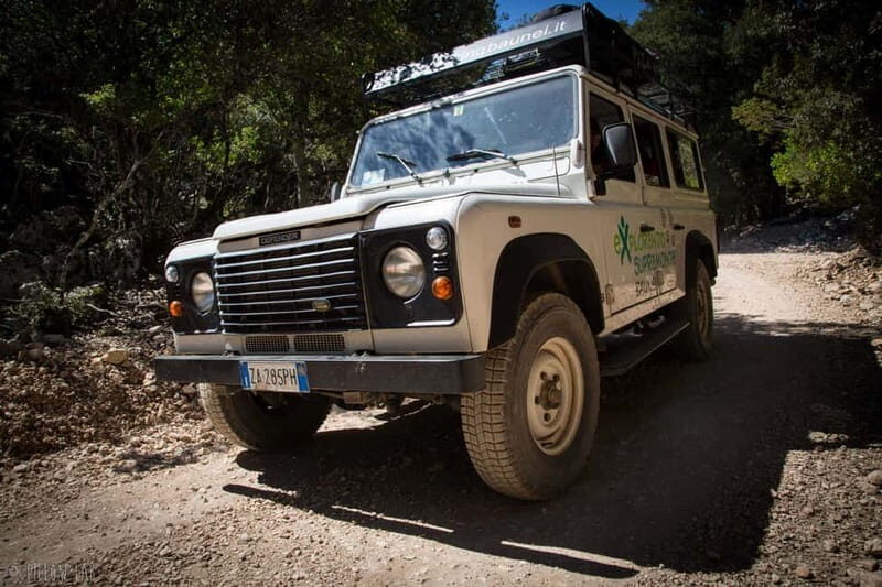 Cala Mariolu: Jeep and Boat transfers for self guided hike - Key Points
