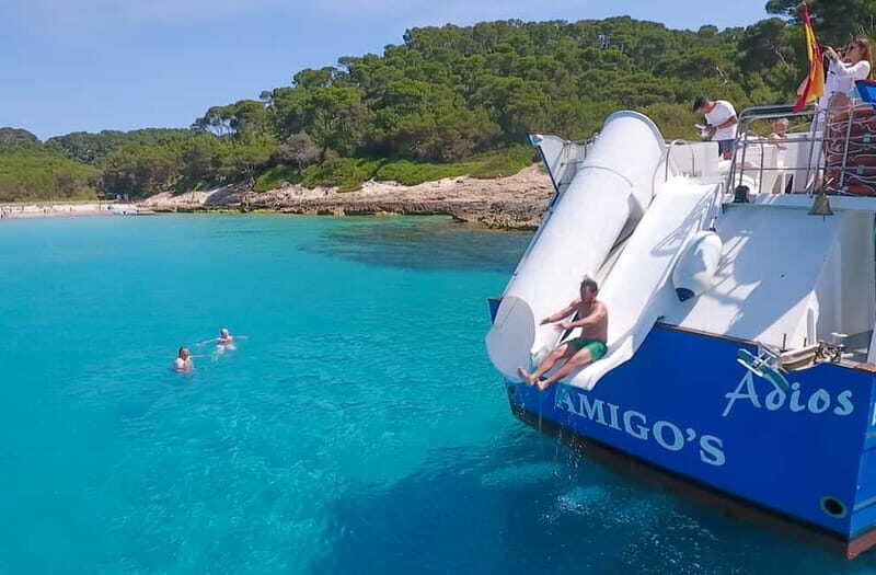 Cala'n Bosc: 3.5-Hour South Coast Sightseeing Boat Trip - Food, Drinks, and Amenities