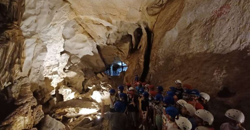 Calasparra: Cueva del Puerto Entry Ticket with Guided Tour - Exploring the Cueva del Puerto: What You Can Expect