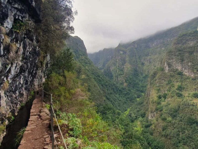 Caldeirão Verde: Queimadas PR9 Transfer Hike - The Details That Matter