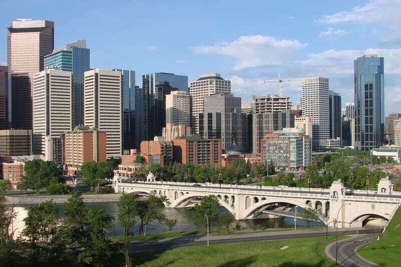 Calgary: 3.5-Hour Bus City Tour with Gasoline Alley Museum - What You Can Expect on the Day
