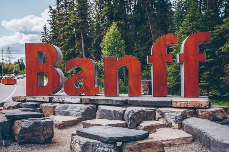 Calgary: Banff Top 5 Lakes Tour with Banff Town Visit - An Overview of the Experience