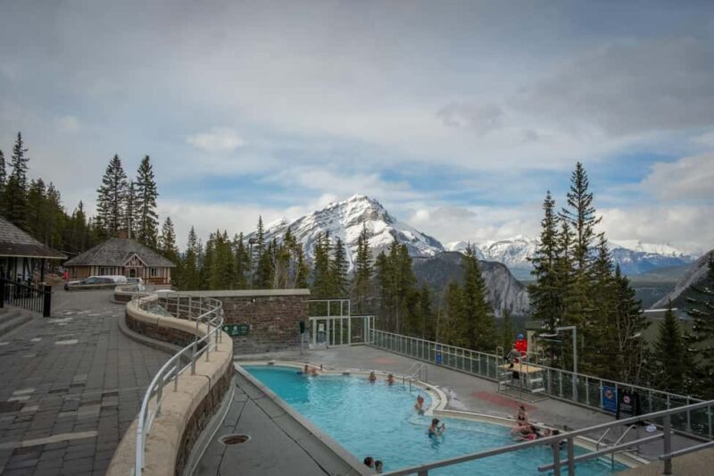 Calgary: Canadian Rockies, Banff Gondola, Hot Spring & Lakes - Relaxation at Banff Hot Springs