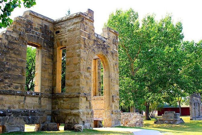 Calgary YYC Airport to Downtown Calgary Hotels - Why Choose a Private Transfer Over Other Options?