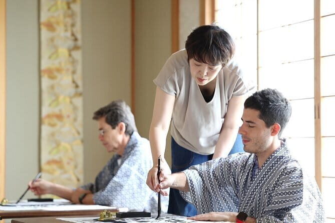Calligraph Name in Japanese and Dress in Kimono - Key Points
