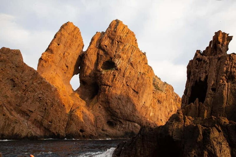 Calvi: Guided motorboat tour of Scandola and Girolata - An In-Depth Look at the Calvi Guided Motorboat Tour