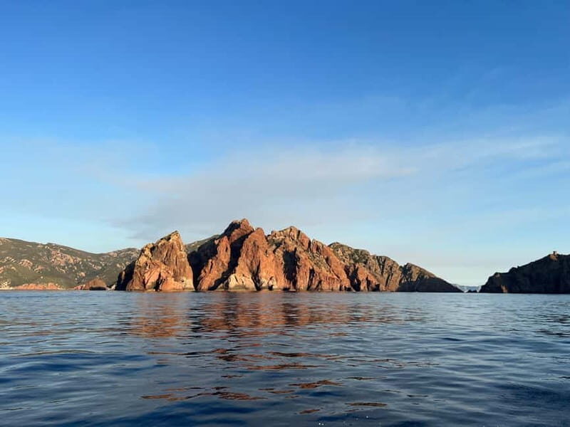 Calvi: guided tour by speedboat to Scandola - Key Points