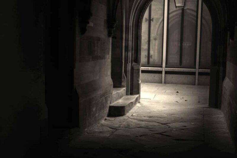Cambridge: Alumni-led Ghost Tour - An In-Depth Look at the Cambridge Alumni-led Ghost Tour