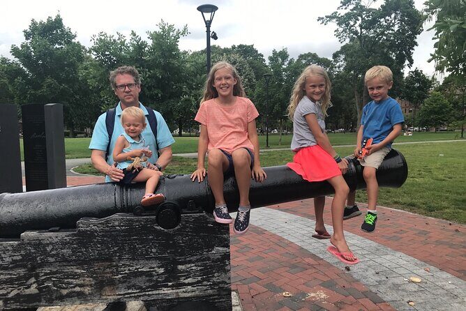 Cambridge Scavenger Hunt Interactive Walking Activity - Key Points