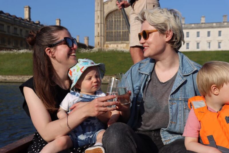 Cambridge: Shared Chauffeured Punting Tour - The Essence of Punting in Cambridge