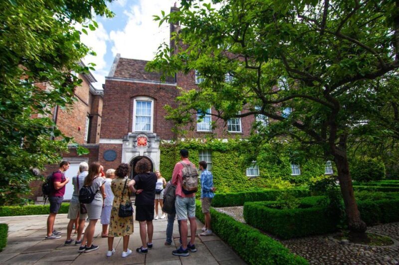 Cambridge: University Alumni Tour with Kings College Option - Key Points