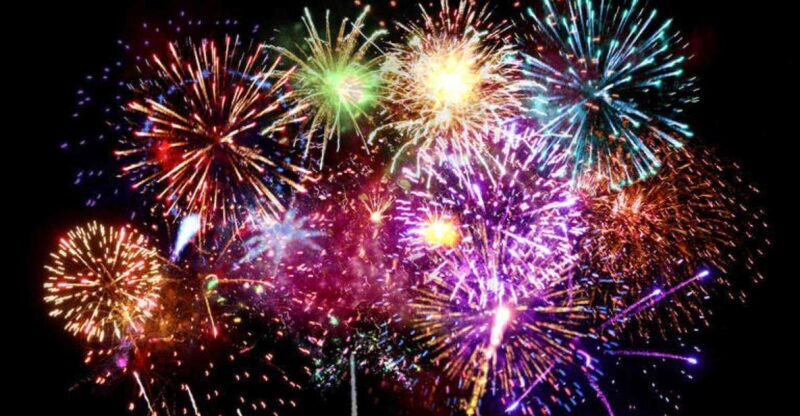 Cambrils: Evening Cruise with Fireworks Display and Drinks - Setting the Scene: What You Can Expect