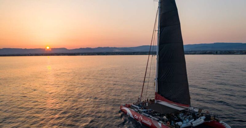 Cambrils: Sunset Catamaran Cruise & Drinks w/ Sunbed - An In-Depth Look at the Experience