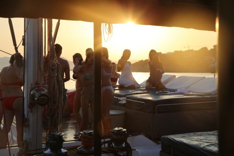 Cambrils: Sunset Catamaran Cruise & Drinks w/ Sunbed - Practical Tips for Your Cruise