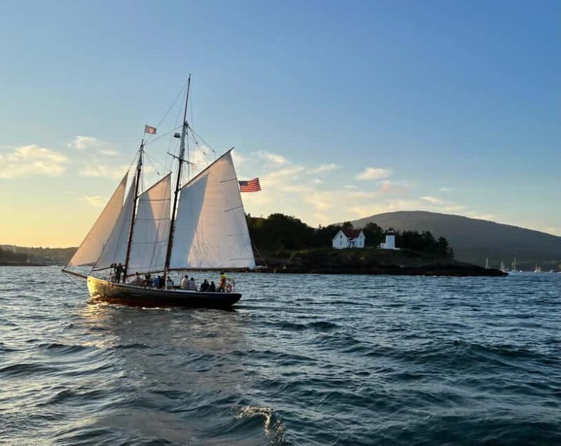 Camden, Maine: Day Sails aboard Schooner Surprise - The Experience: Setting Sail in Camden