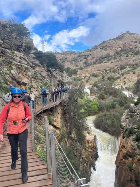 Caminito del Rey: Bus Trip from Malaga Premium Tour with Official Tour Guide - Who Is This Tour Best Suited For?