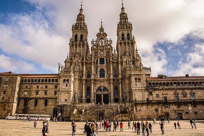 Camino De Santiago: Last 100 km walk from Sarria to Santiago de Compostela - Camino De Santiago: Last 100 km walk from Sarria to Santiago de Compostela — A Detailed Review