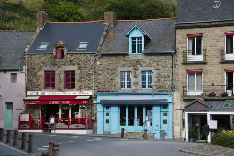 Cancale: Private Guided Walking Tour - The Oyster Beds and Culinary Heritage