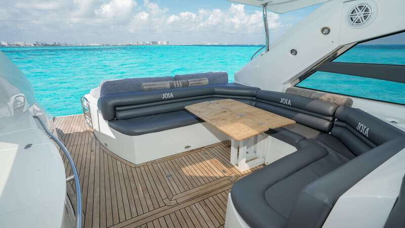 Cancun: 52-Foot Yacht Rental - An In-Depth Look at the Yacht Rental Experience