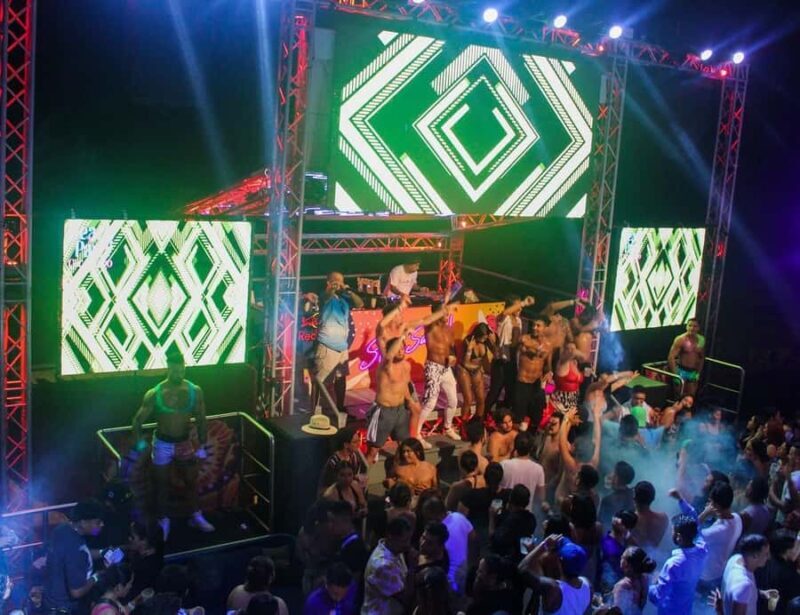 Cancun: Beach Party Cocobongo Sunrise after Semana Santa - What to Expect at the Beach Party Cocobongo