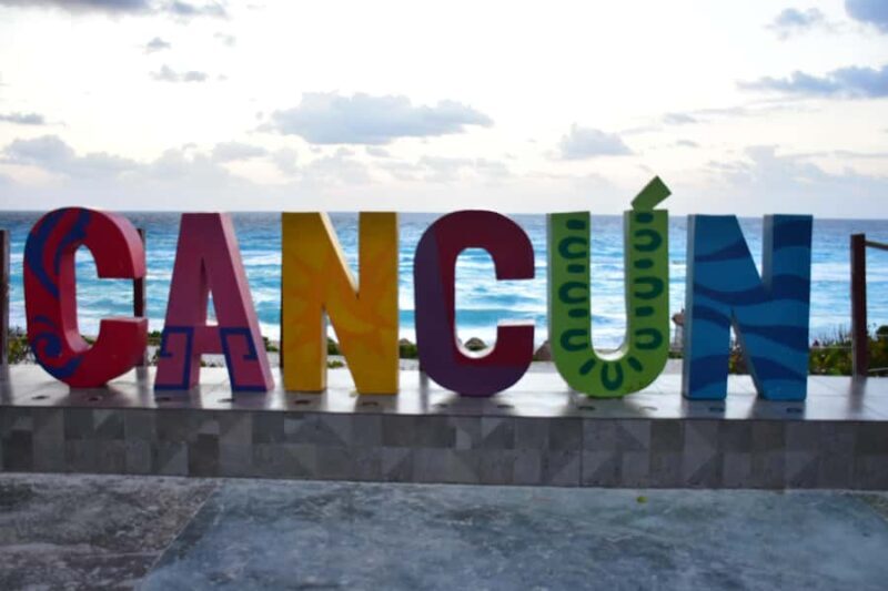 Cancun: Bus Tour - City Adventure around the Best Stops - Key Points