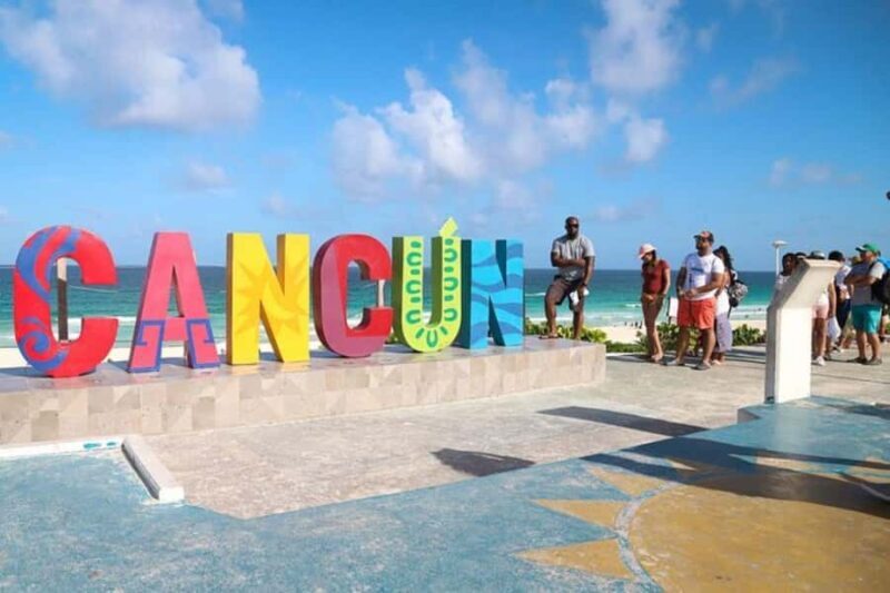Cancun: Bus Tour - City Adventure around the Best Stops - Exploring Cancun on a Guided Bus Tour