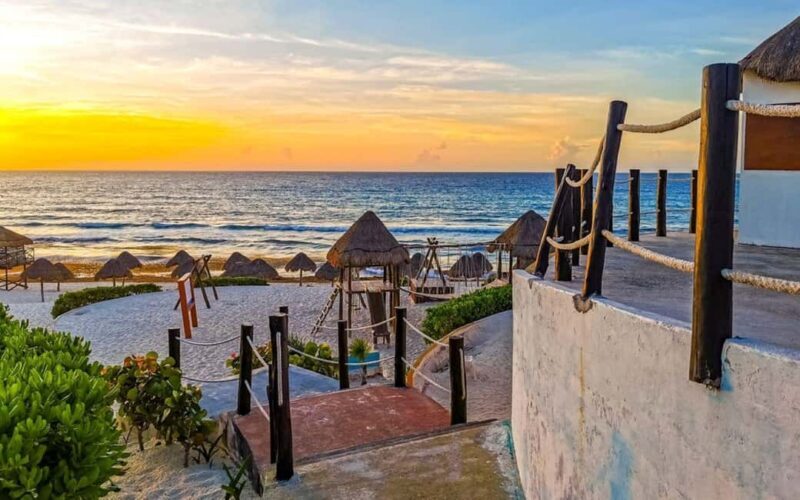 Cancún by Night: Scenic Drive Through Hotel Zone & Downtown - Authenticity and Local Insight