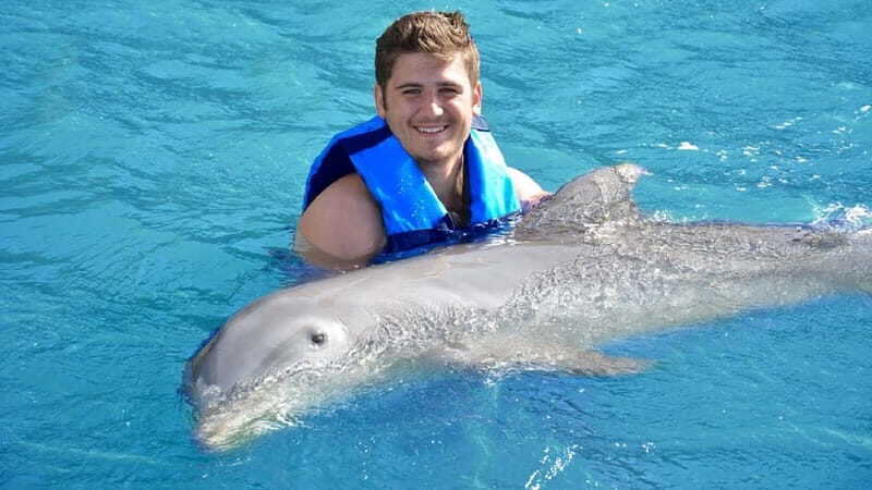 Cancún: Dolphin Encounter on Isla Mujeres with Buffet - Possible Drawbacks to Keep in Mind