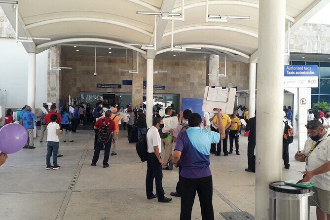 Cancun Int.Airport to The hotel zone cancun 1-3 passengers ROUNDTRIP - The Sum Up
