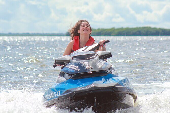 Cancun Lagoon: Wave Runner Ride - Key Points