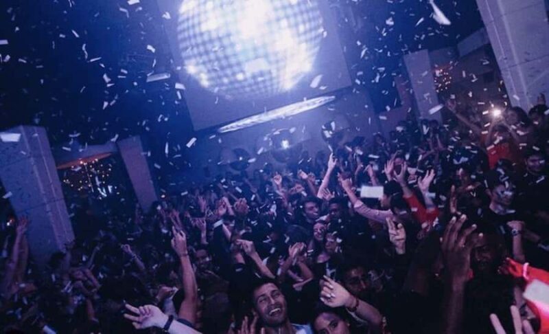 Cancún: One night in Exclusive Rooftops and Clubs of México - Why This Tour Stands Out