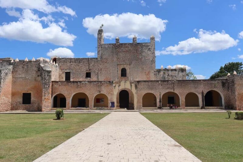 Cancun or Merida: Day of the Dead celebration with taco buffet. - FAQ