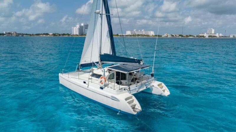 Cancun Private Catamara: Isla Mujeres with Buffet & Open Bar - Key Points