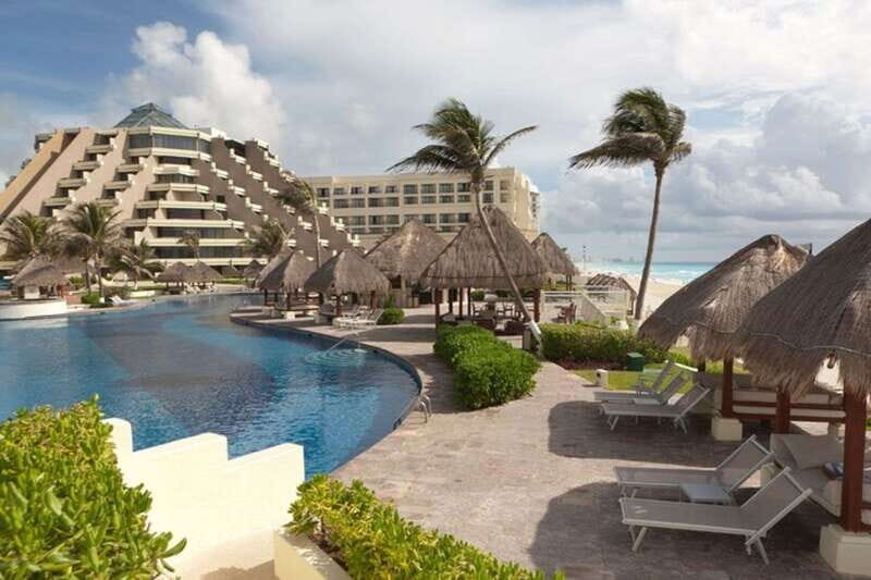 Cancun: Private Custom Walking Tour with a Local Guide - Who Should Consider This Tour?